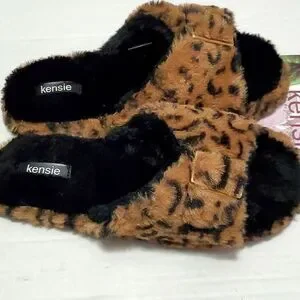 Kensie | Shoes | Kensie Leopard Print Soft Fuzzy Memory Foam Slippers 9 ...